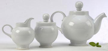 Eva Zeisel: Eva Kettle and Pinnacle Tea Set - COOL HUNTING®