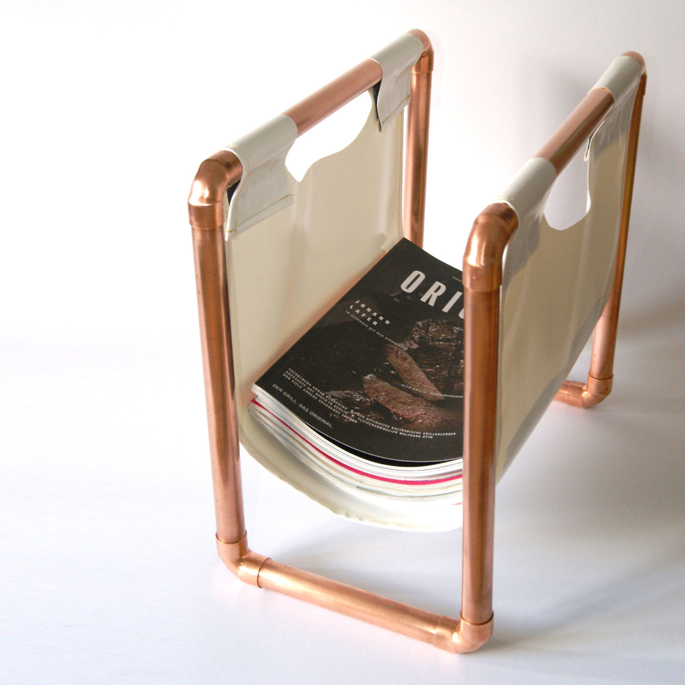 SKINA Magazine Rack - COOL HUNTING®