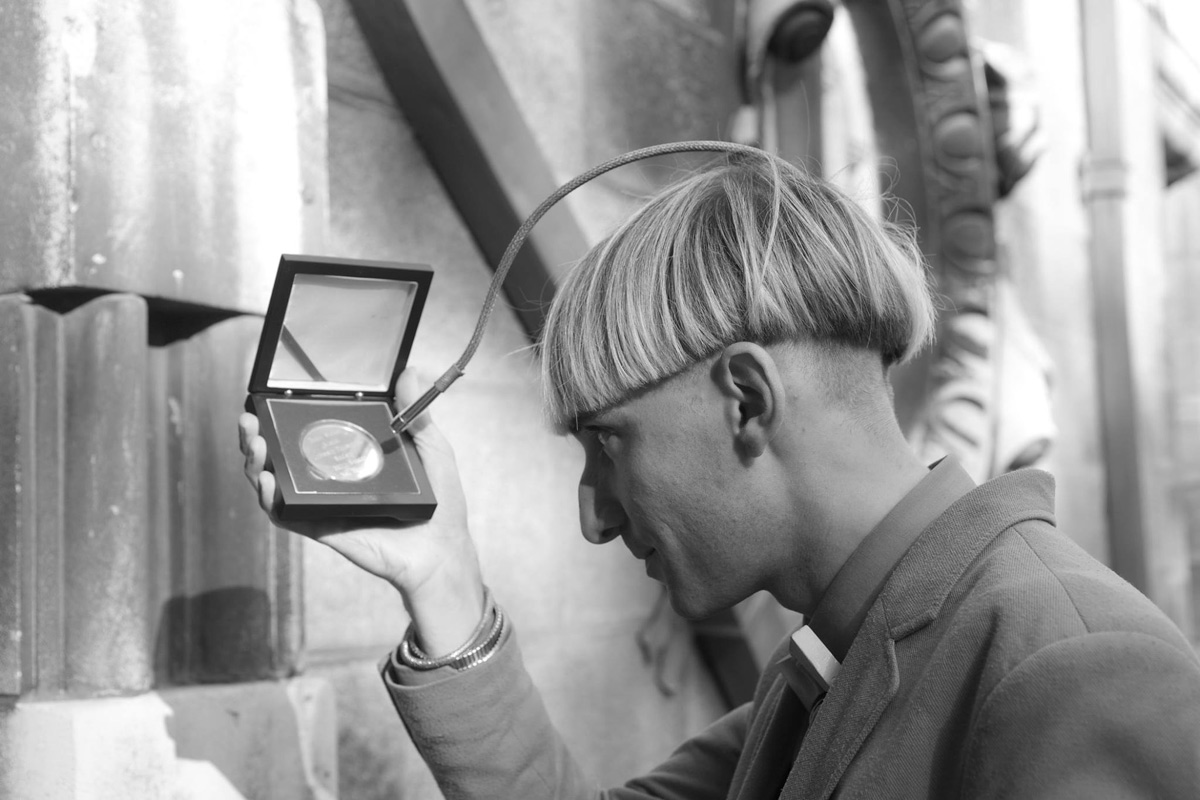 Interview: Neil Harbisson - COOL HUNTING®