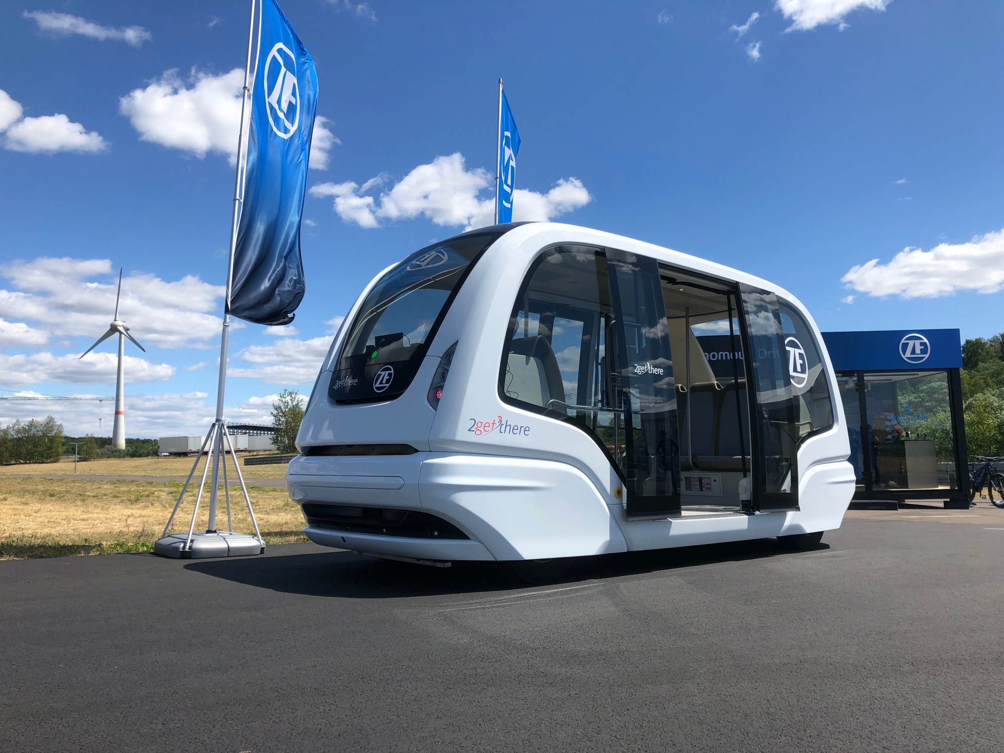 Aboard the 2getthere Autonomous Shuttle - COOL HUNTING®