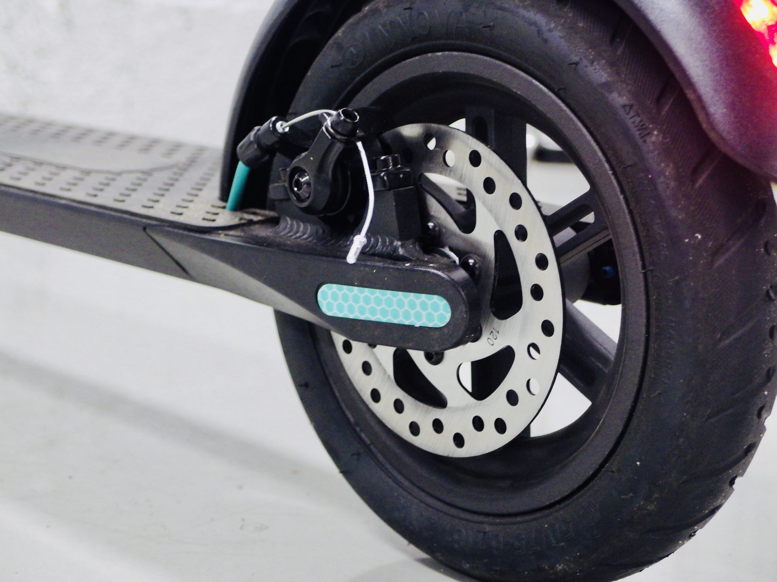 Levy’s Innovative, Entry-Level Electric Scooter - COOL HUNTING®