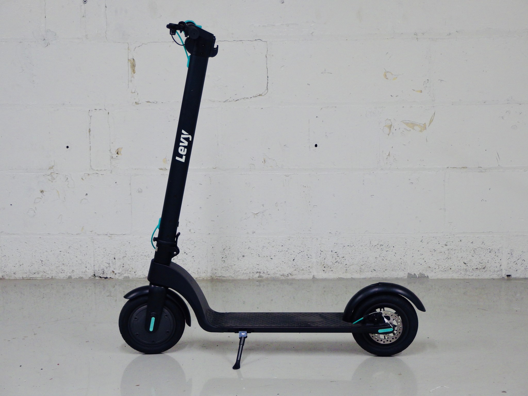 Levy’s Innovative, Entry-Level Electric Scooter - COOL HUNTING®