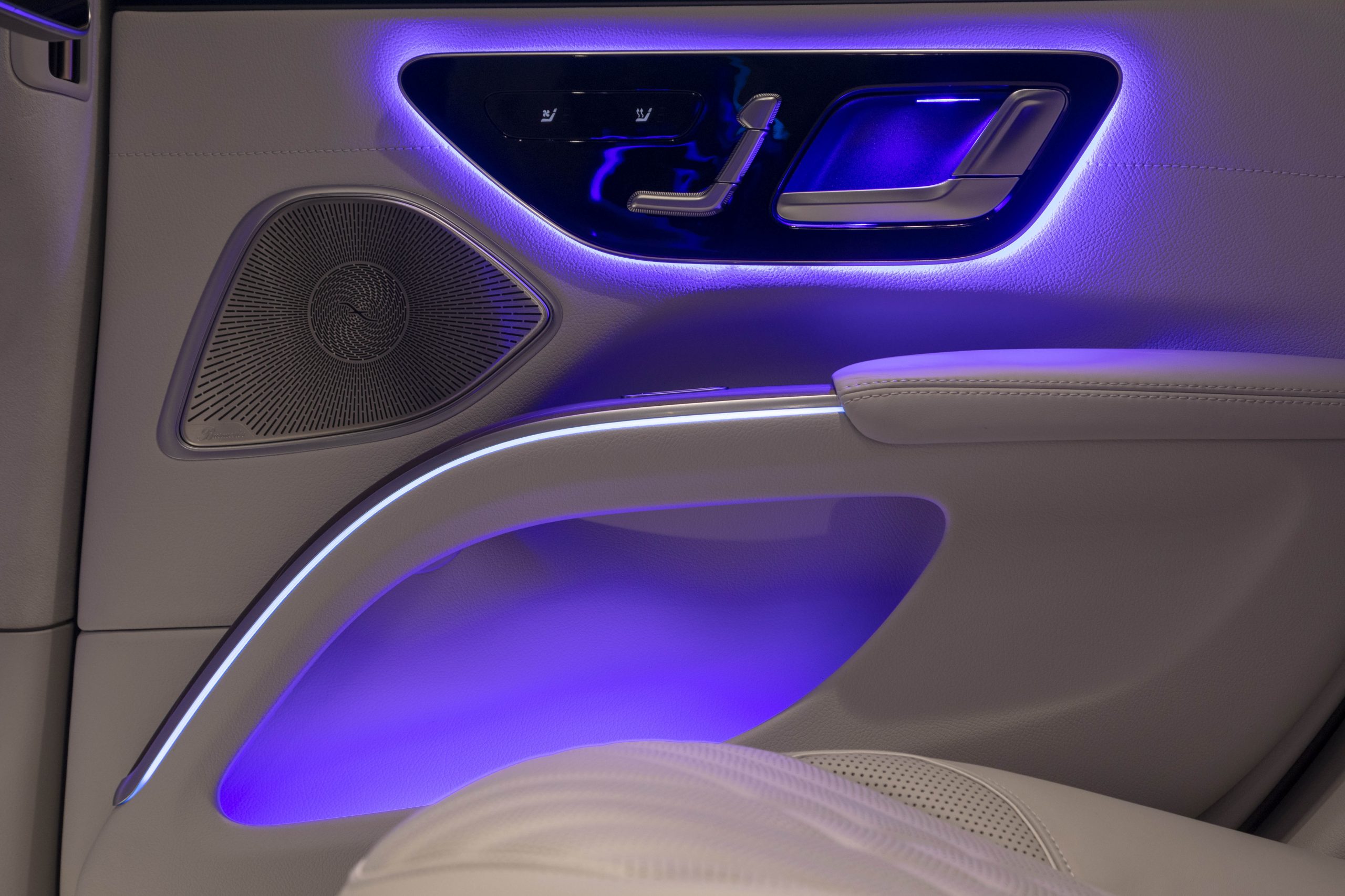 Mercedes-Benz’s All-New EQS is a Luxurious Sensory Experience - COOL ...