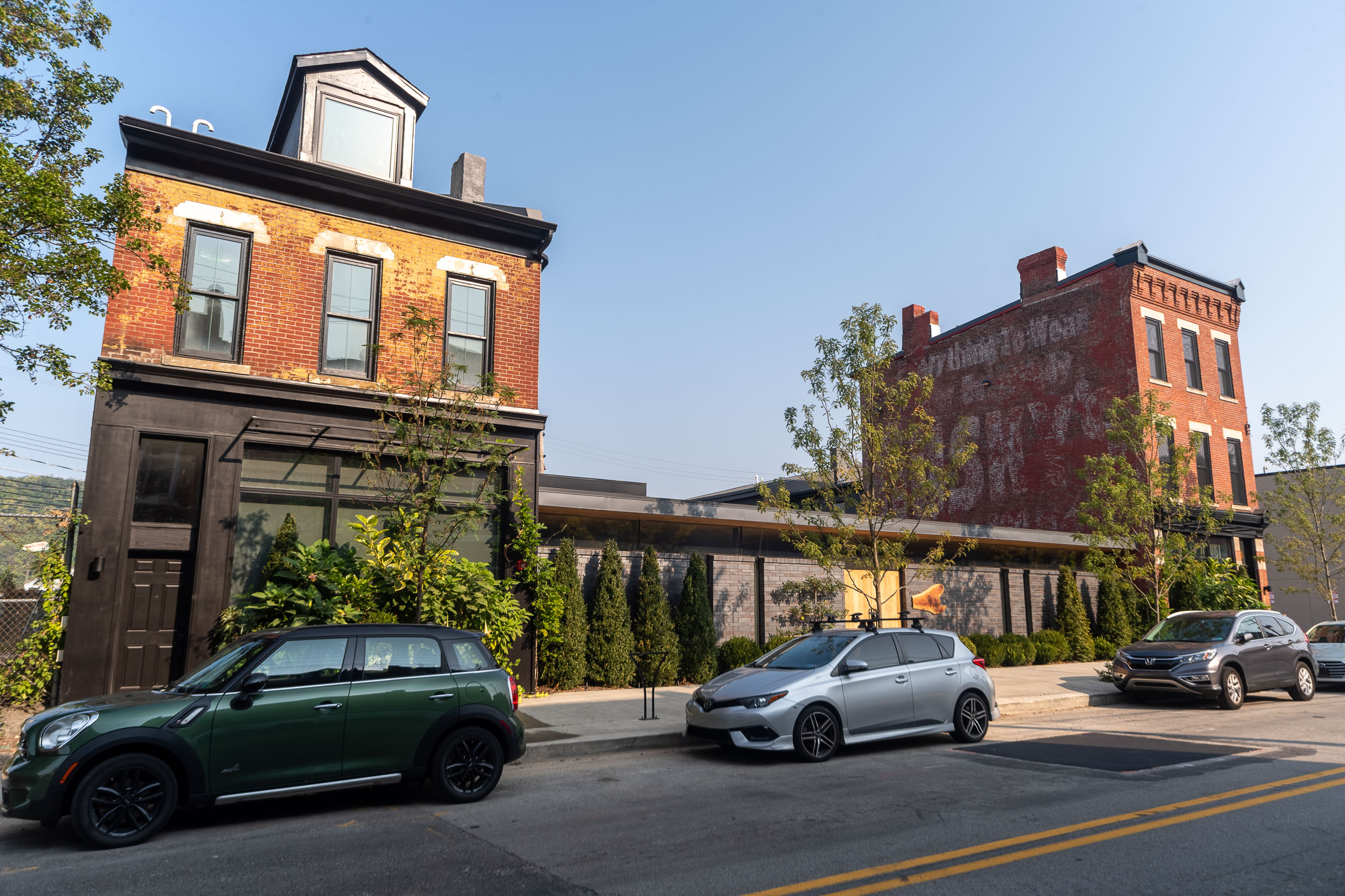 Pittsburgh Firm mossArchitects Revamps Thai Restaurant Pusadee’s Garden - COOL HUNTING®