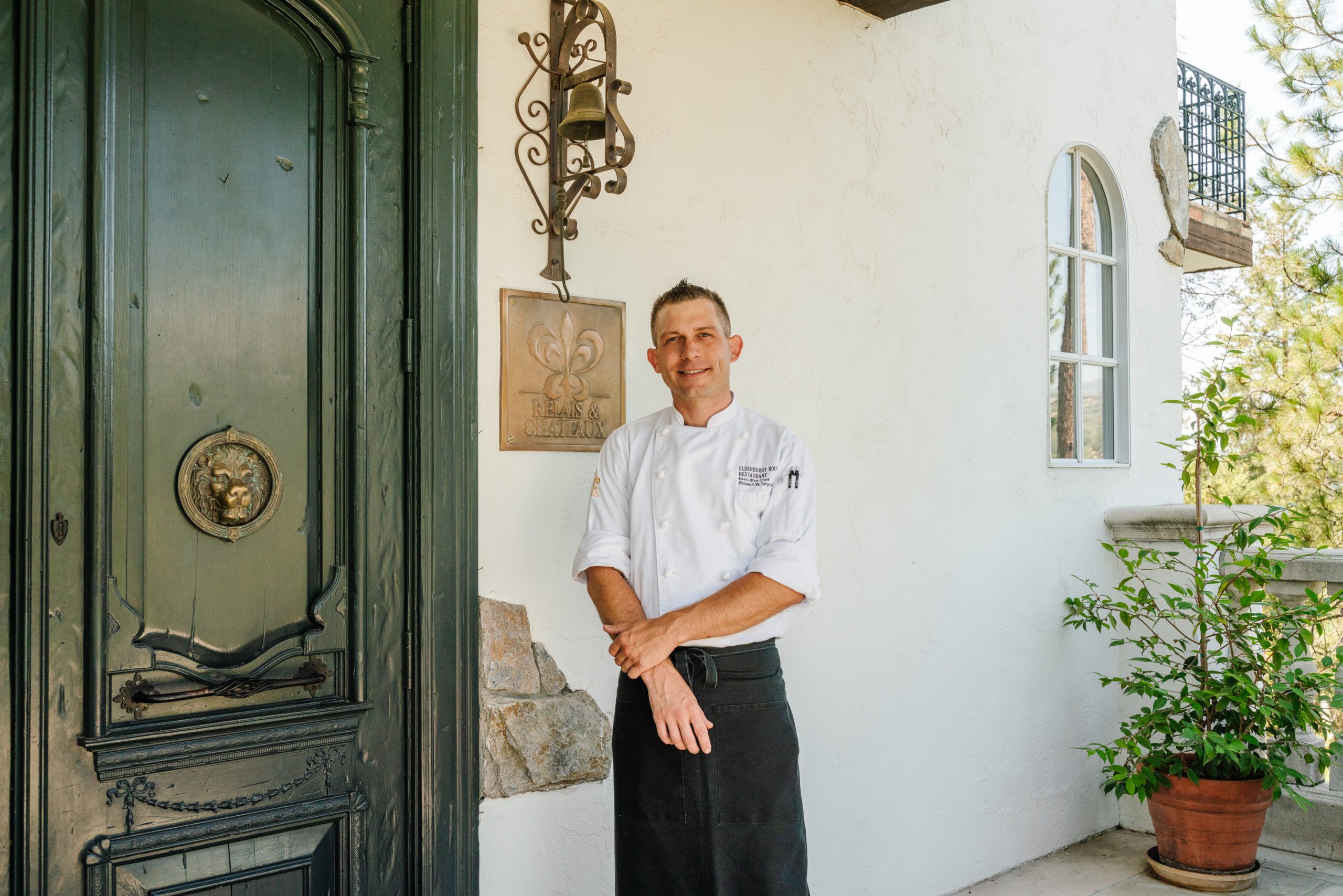 Oakhurst, California’s Chateau du Sureau Welcomes Yosemite-Bound ...