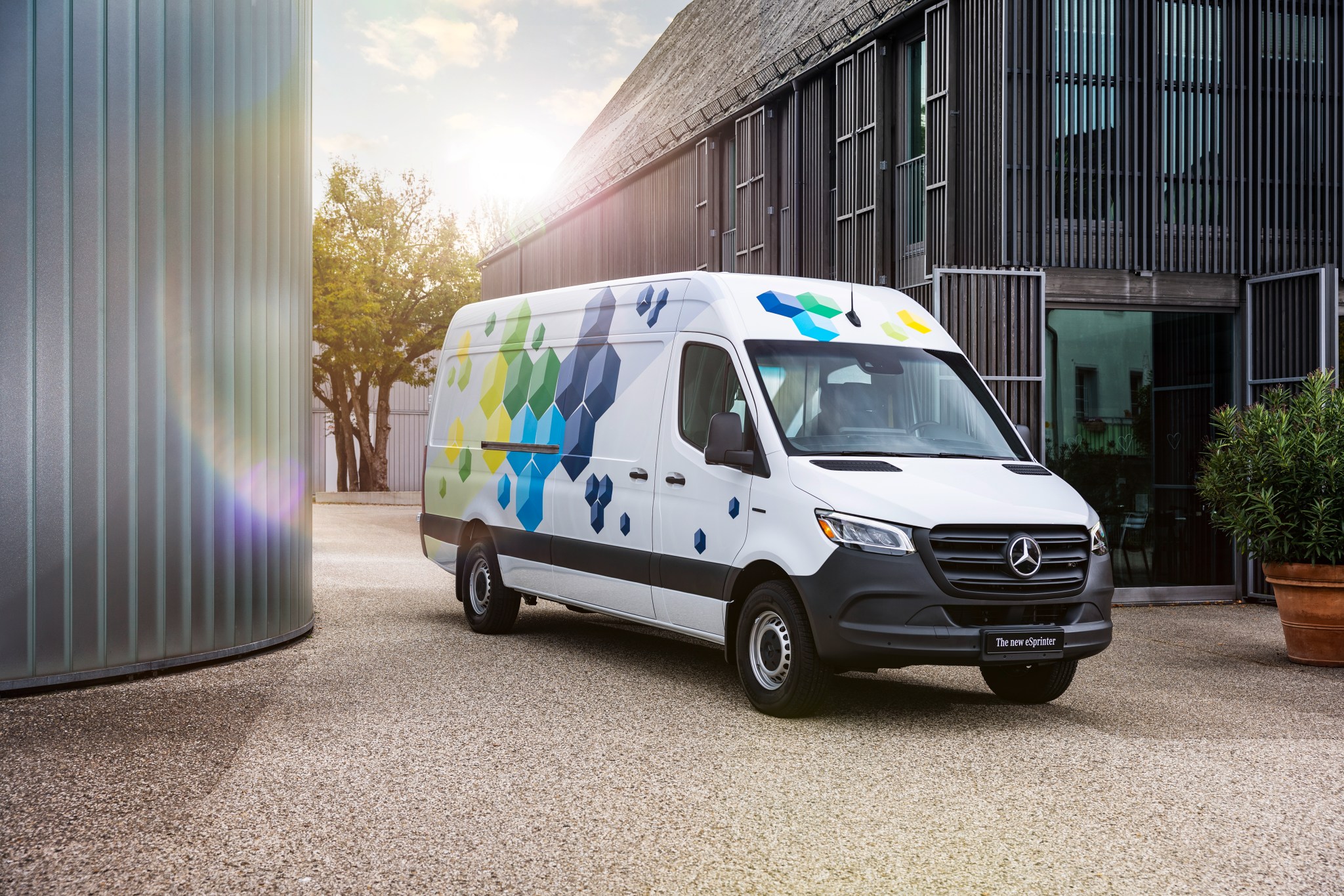 Mercedes-Benz’s New Electric Van, eSprinter - COOL HUNTING®