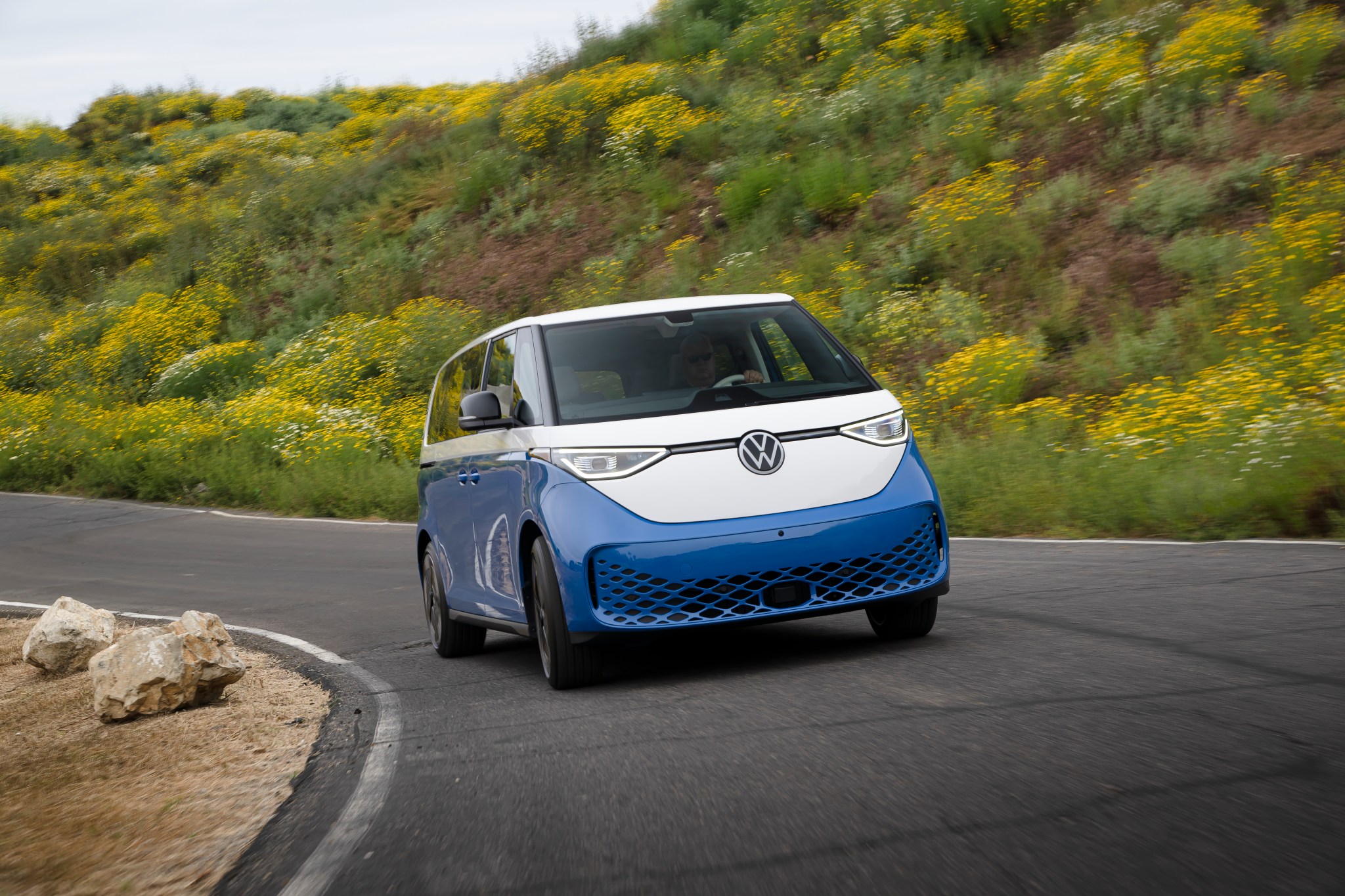 The 2025 Volkswagen ID. Buzz is the Anti-Minivan From The Future - COOL ...