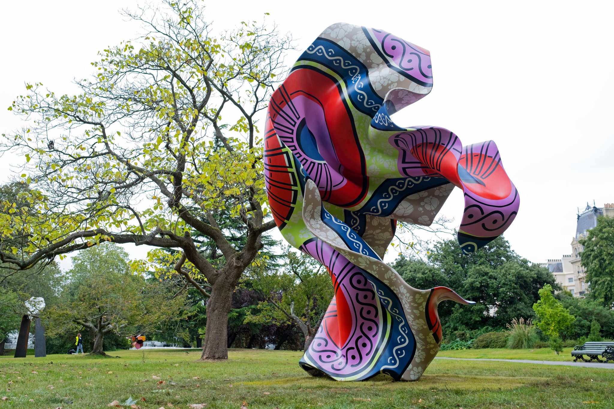 Frieze Sculpture 2023 in London’s Regent’s Park - COOL HUNTING®