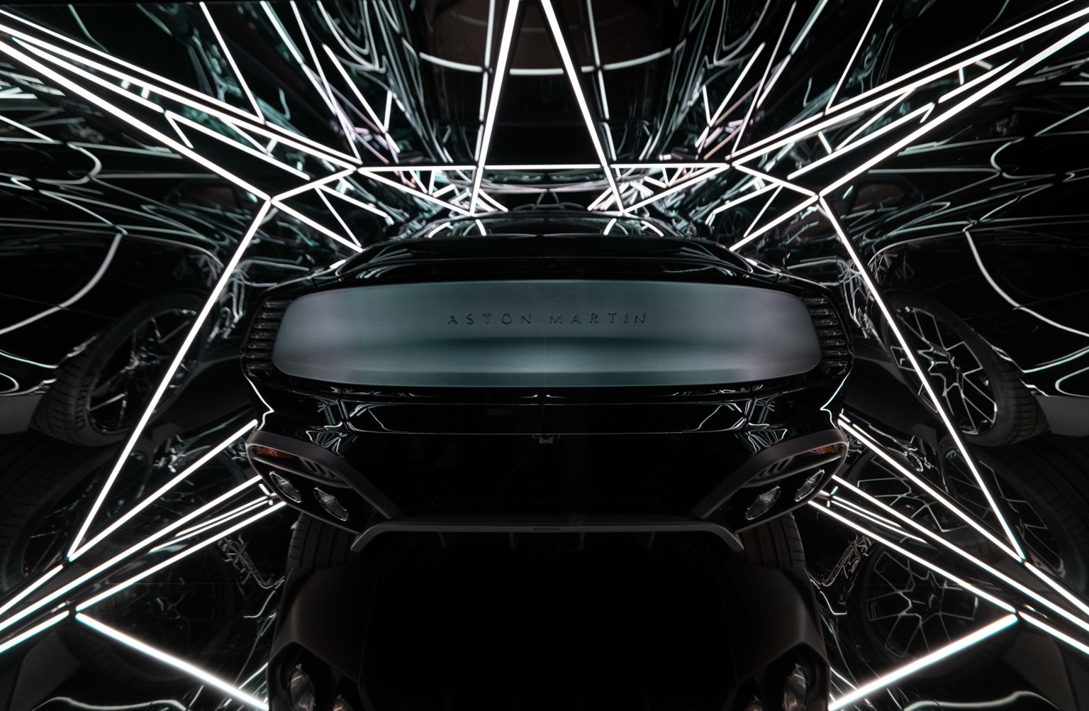 Anthony James x Aston Martin Vanquish - COOL HUNTING®